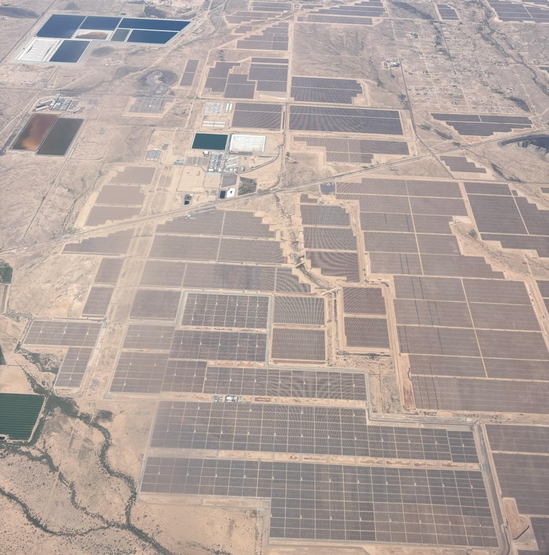 Inside Arizona’s Growing Solar Megacluster – R-Squared Energy